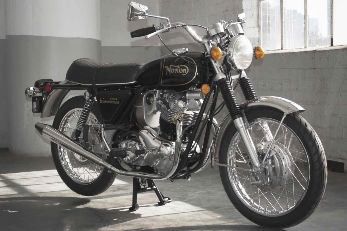 “Stock” 1971 Commando 750 Roadster – NYC Norton